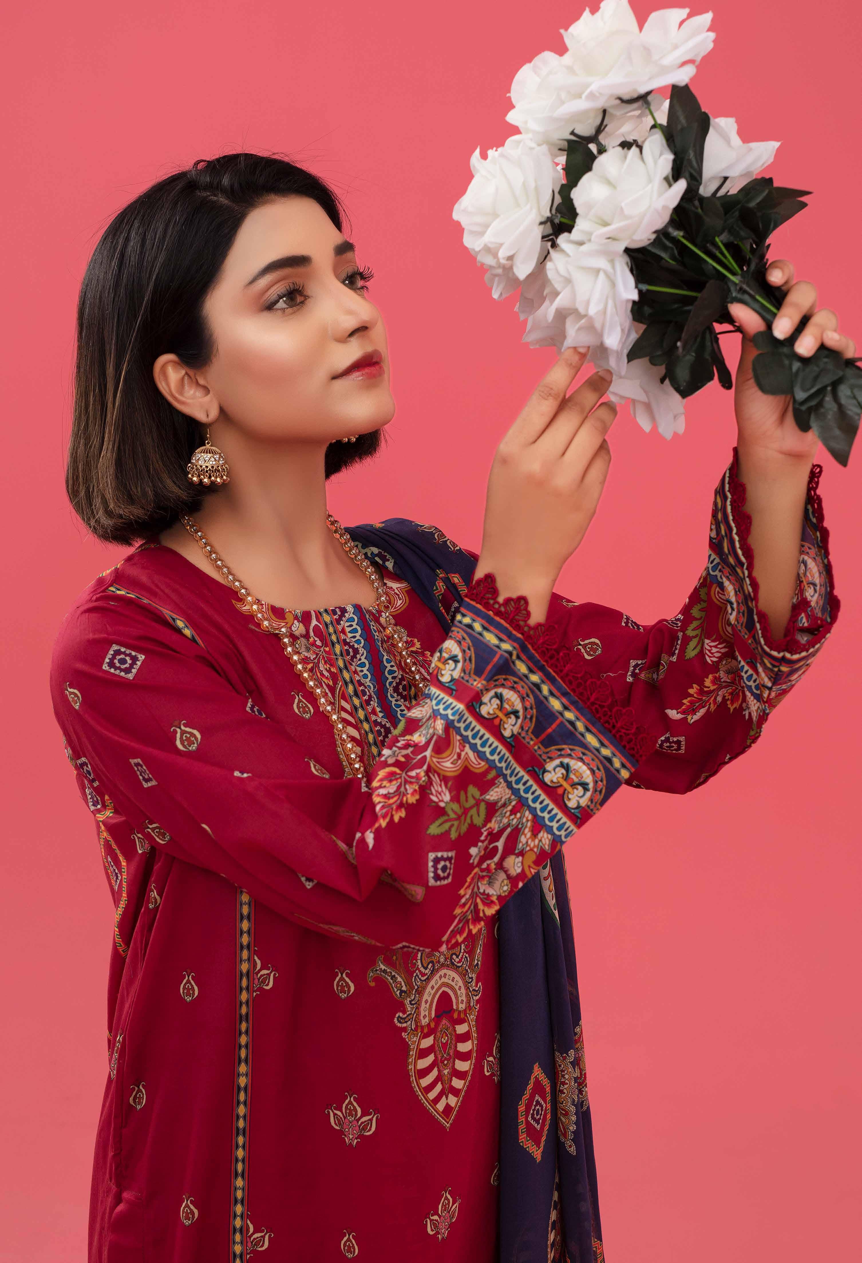 Moco Print Lawn Collection 2025 | Best Lawn Dresses Online in Pakistan ...